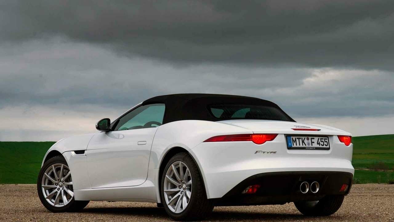 Картина на холсте 110x60 LinxOne "Авто, машины, мото, транспорт" интерьерная для дома / на стену / на кухню / с подрамником