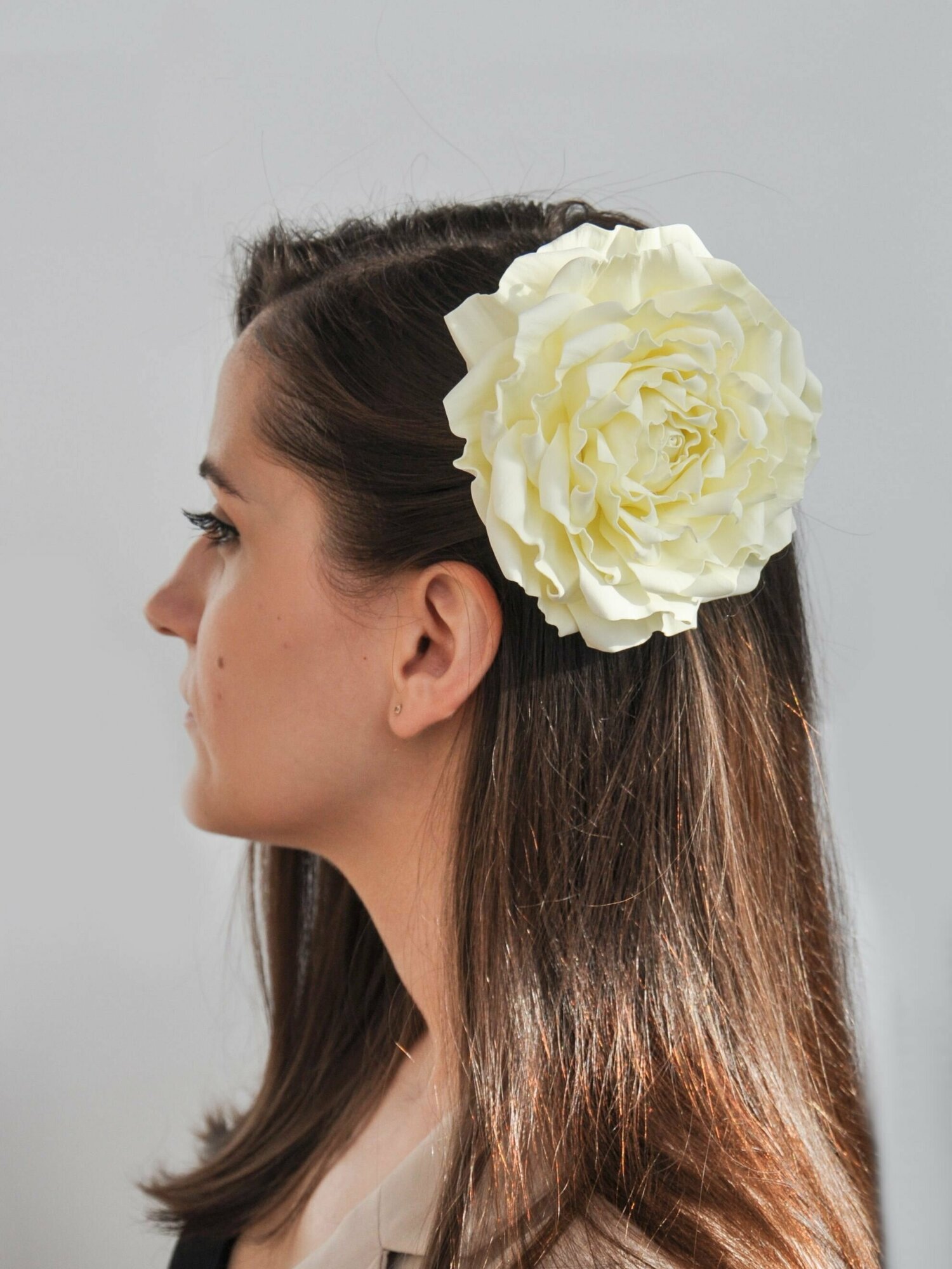 Заколка-брошь для волос/одежды/сумки большой цветок роза светло-желтая 0004