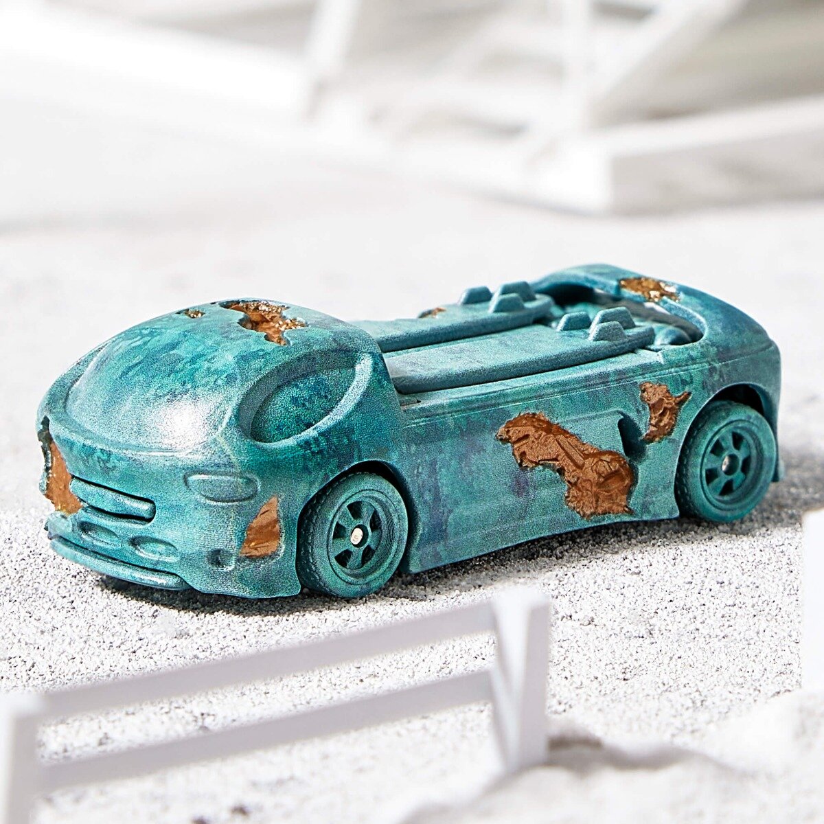 Коллекционная машинка Hot Wheels x Daniel Arsham Eroded Deora II (Хот Вилс х Даниэль Аршам Эродированная Деора 2)