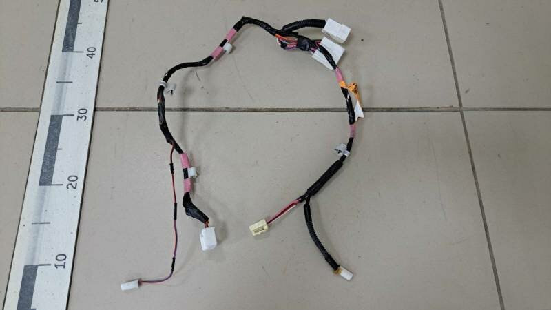 Проводка двери Lexus GS 300/400/430 S190 2005-2011 кат.номер: 8215730070