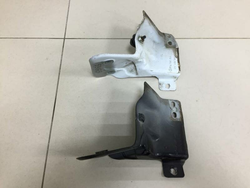 Кронштейн крепления крыла Skoda Rapid 2019 кат.номер: 60U821141