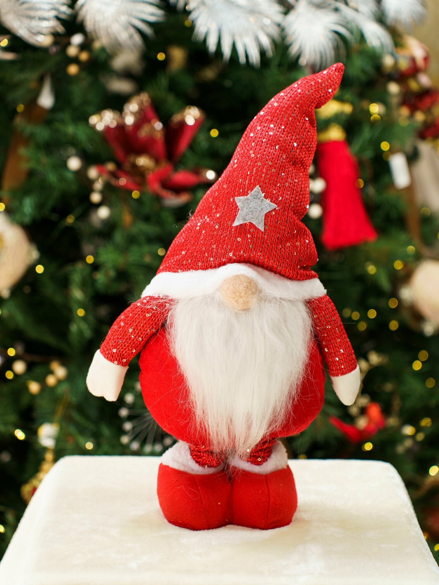 Гном на выдвижных ножках интерьер Семейный бренд, текстиль, цвет красный