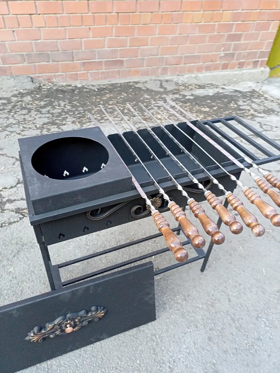 Мангал для шашлыка разборный с крышкой. Гриль и подказаник. Барбекю усиленный с шампурами. Разборный мангал