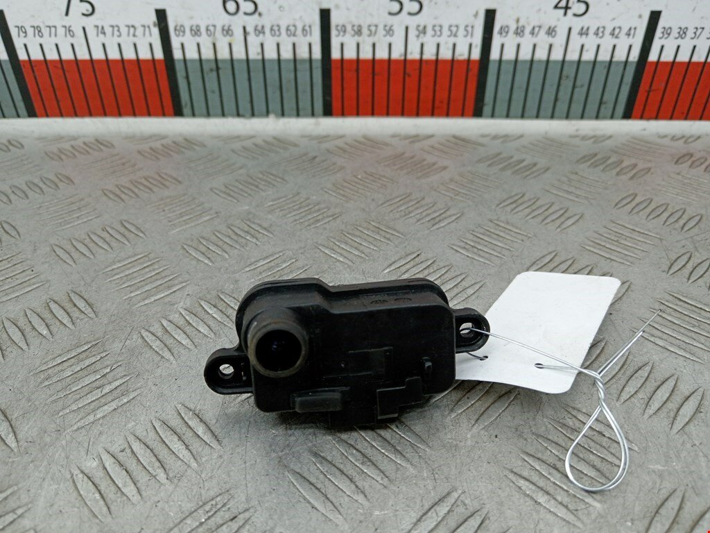 Сервопривод (электропривод моторчик привода) лючка бензобака Audi A6 C7 4L0862153D арт. 2262367