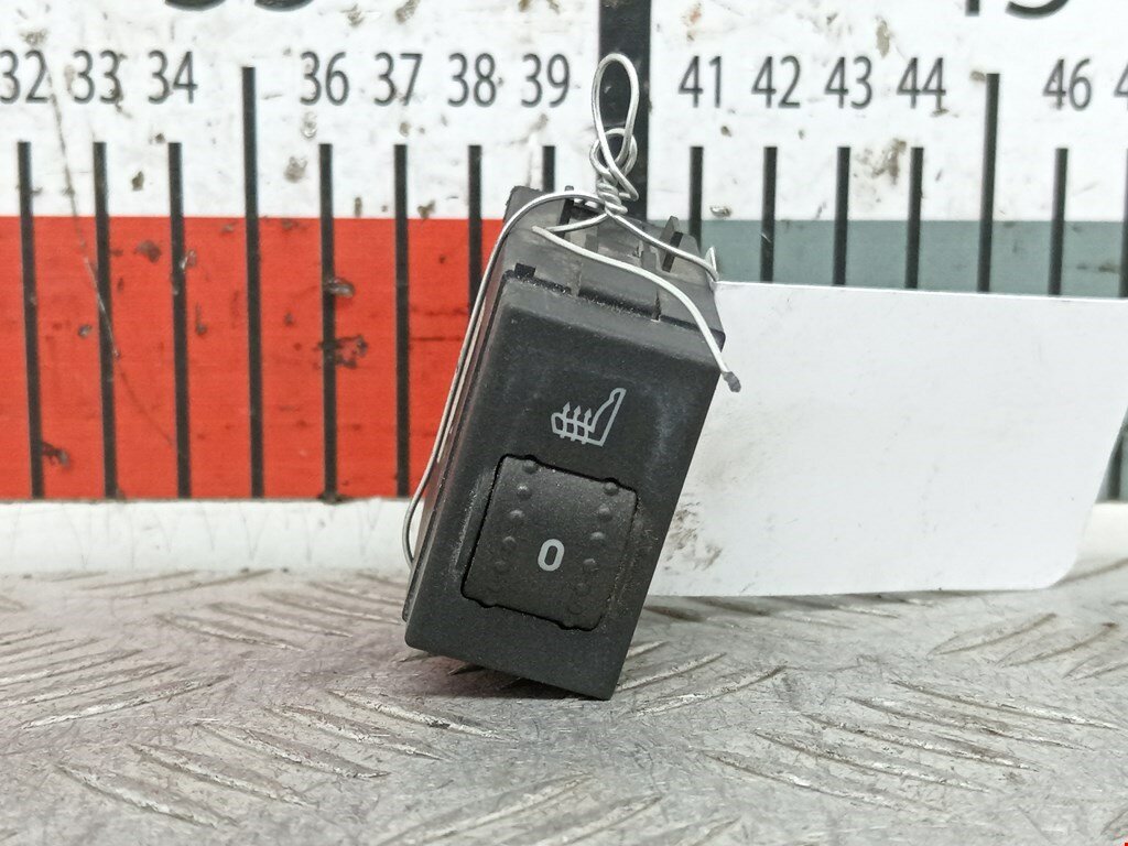 Кнопка подогрева (обогрева) сидений Ford Focus 2 1432098 арт. 2140943