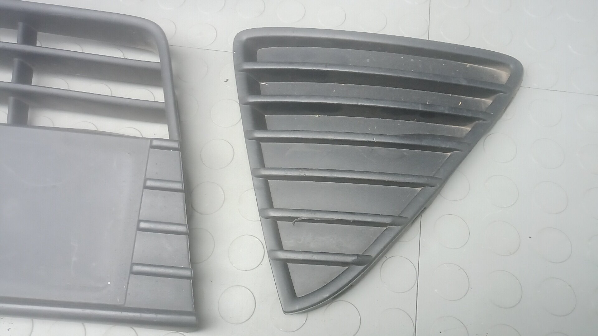 Решетка радиатора FORD FOCUS 3 — фото 1