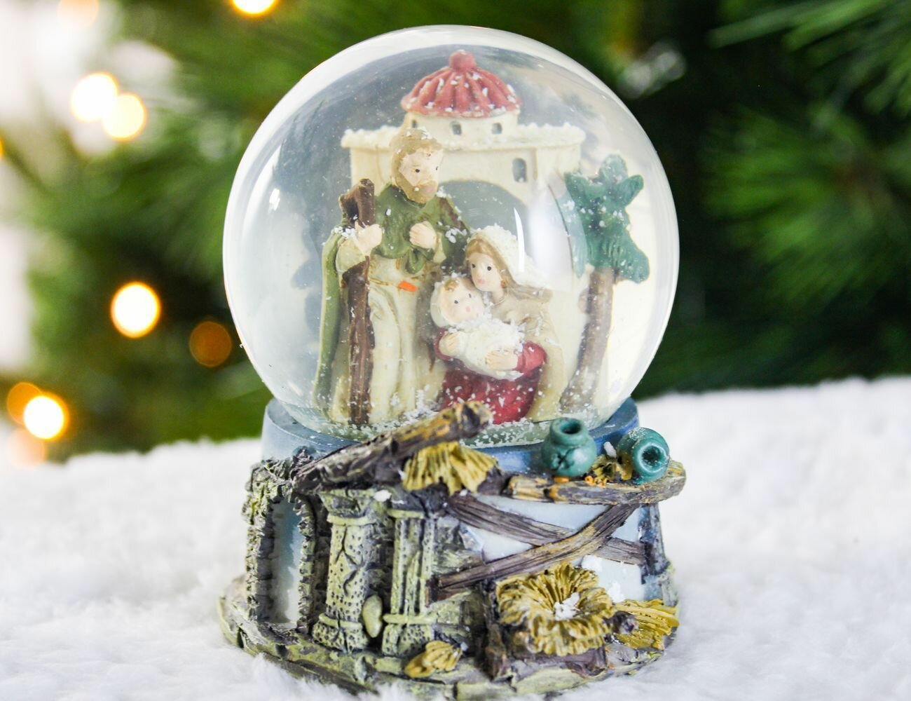 Снежный шар святое семейство - трепетная нежность, полистоун, стекло, 9 см, Sigro 50-2073-2