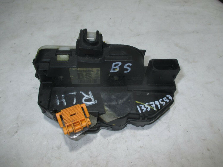 Замок двери задней левой 13579557 BS 13578242 Шевроле Круз Орландо Опель Астра J