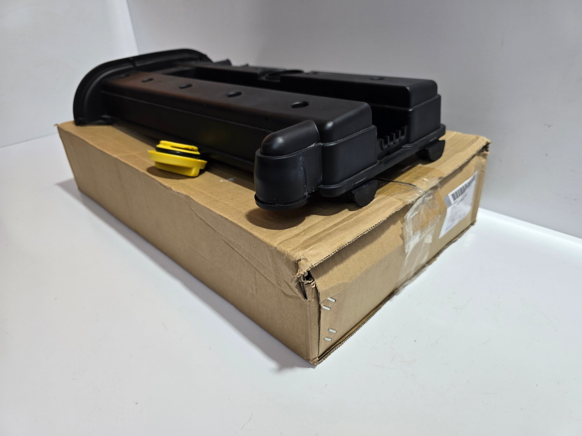 Клапанная крышка Опель Антара 2.4, Шевроле Каптива 2.4