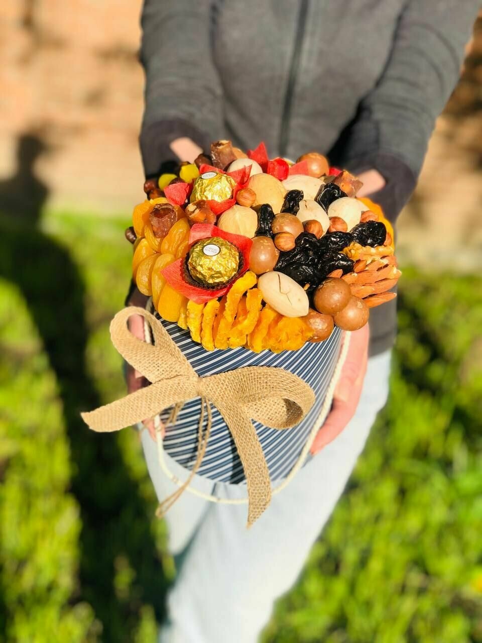 Подарочная коробка сухофруктов