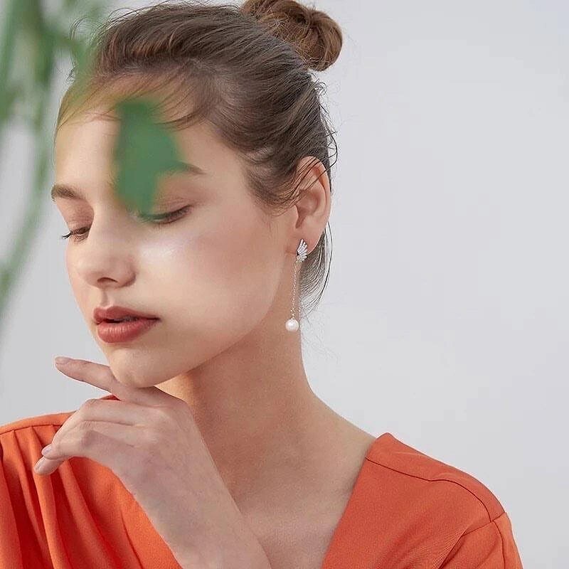 Серьги непарные, цепочки, фианит, жемчуг культивированный