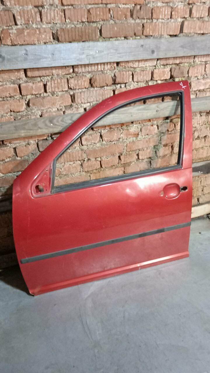 Дверь передняя левая Volkswagen Golf 4 (1997 - 2006)