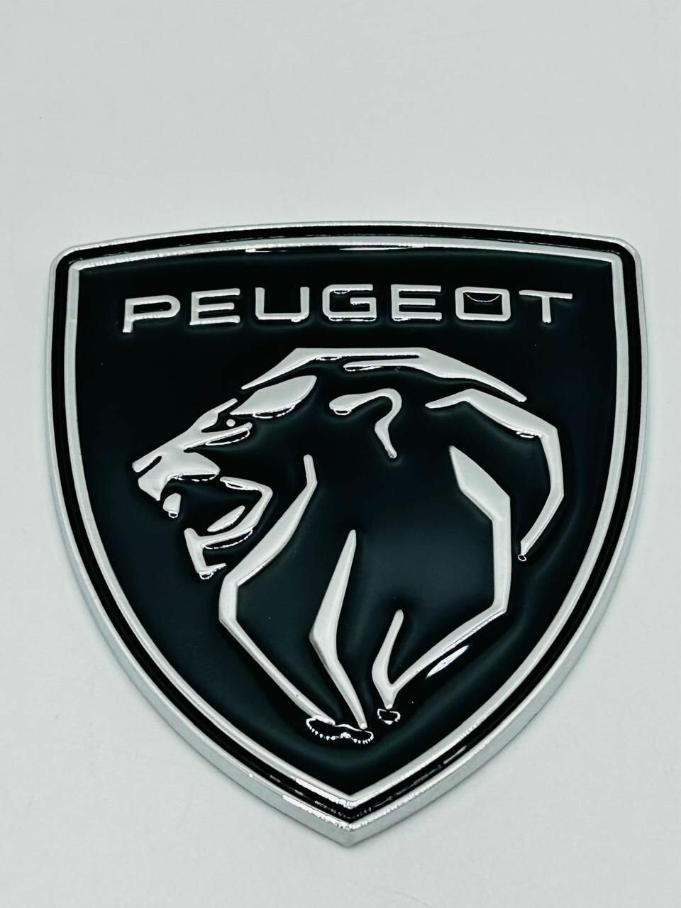 Эмблема значок на автомобиль Peugeot ABS Пластик