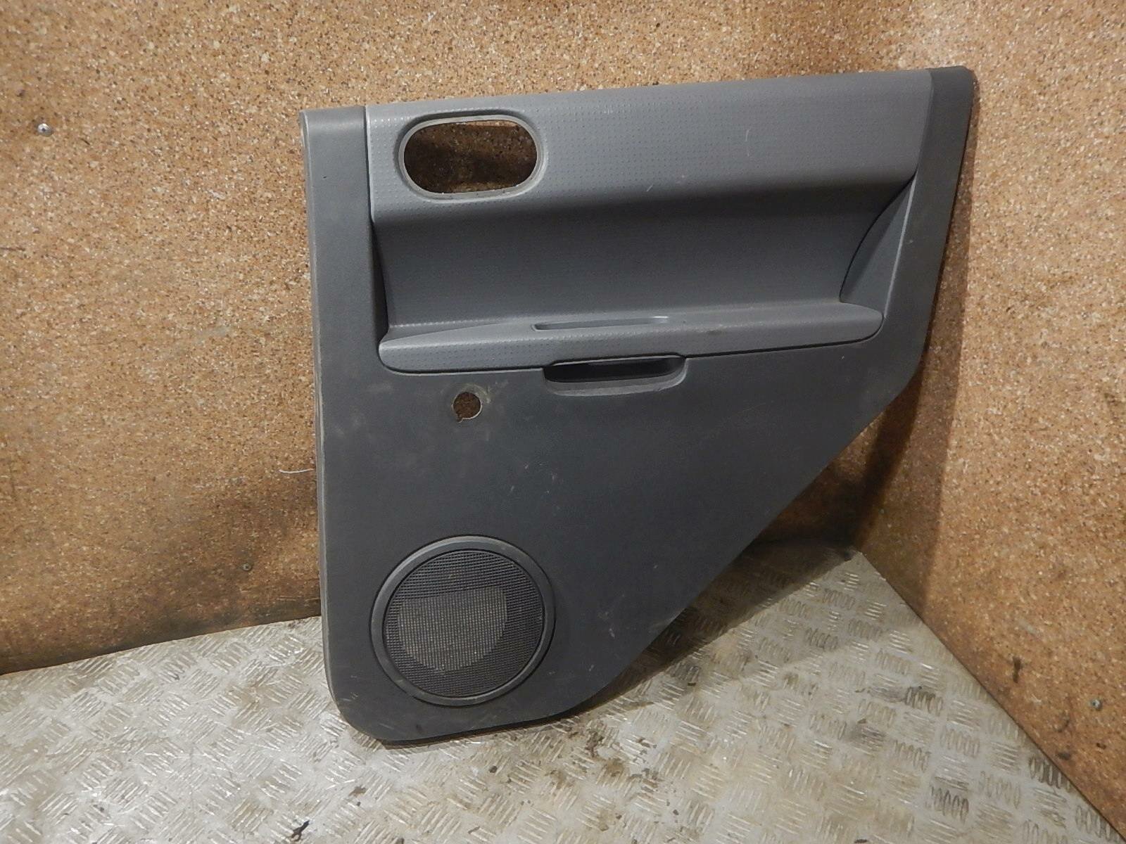 Б/У Обшивка двери задней правой, Mitsubishi (Митсубиси)-COLT (Z3) (04-) MITSUBISHI COLT (Z3) (04-) царапины. 491185 MITS...