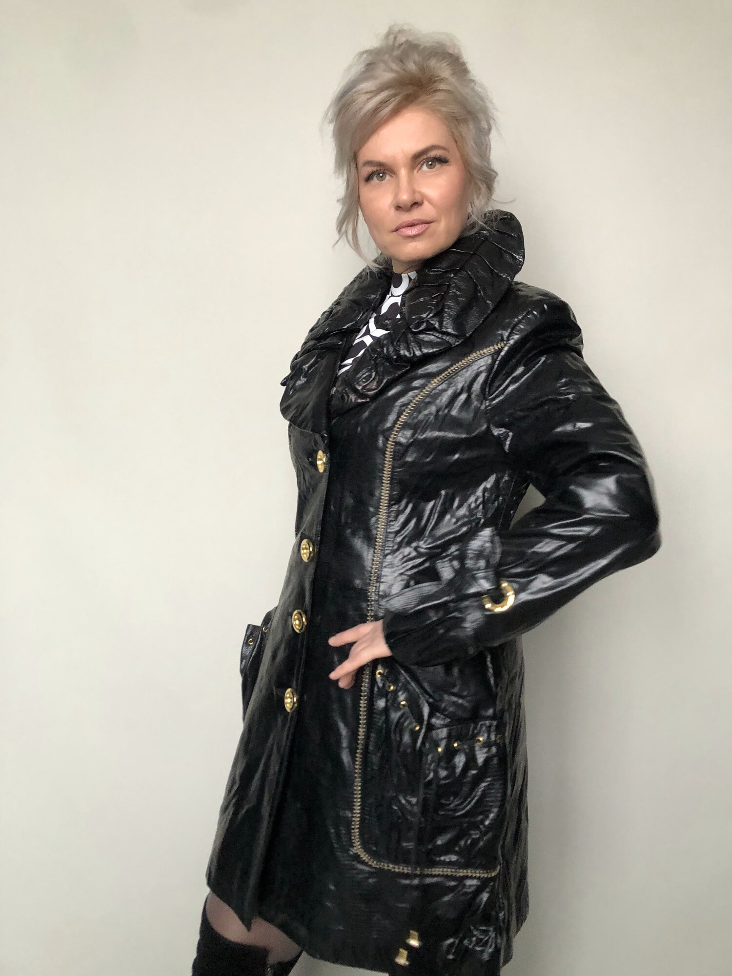 Плащ женский тм MEFI натуральная кожа цв.черный дл.85 см р.44-46 /12127/