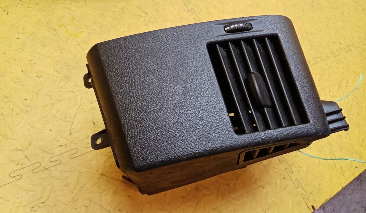 Дефлектор воздушный Crafter Volkswagen 2E1819702