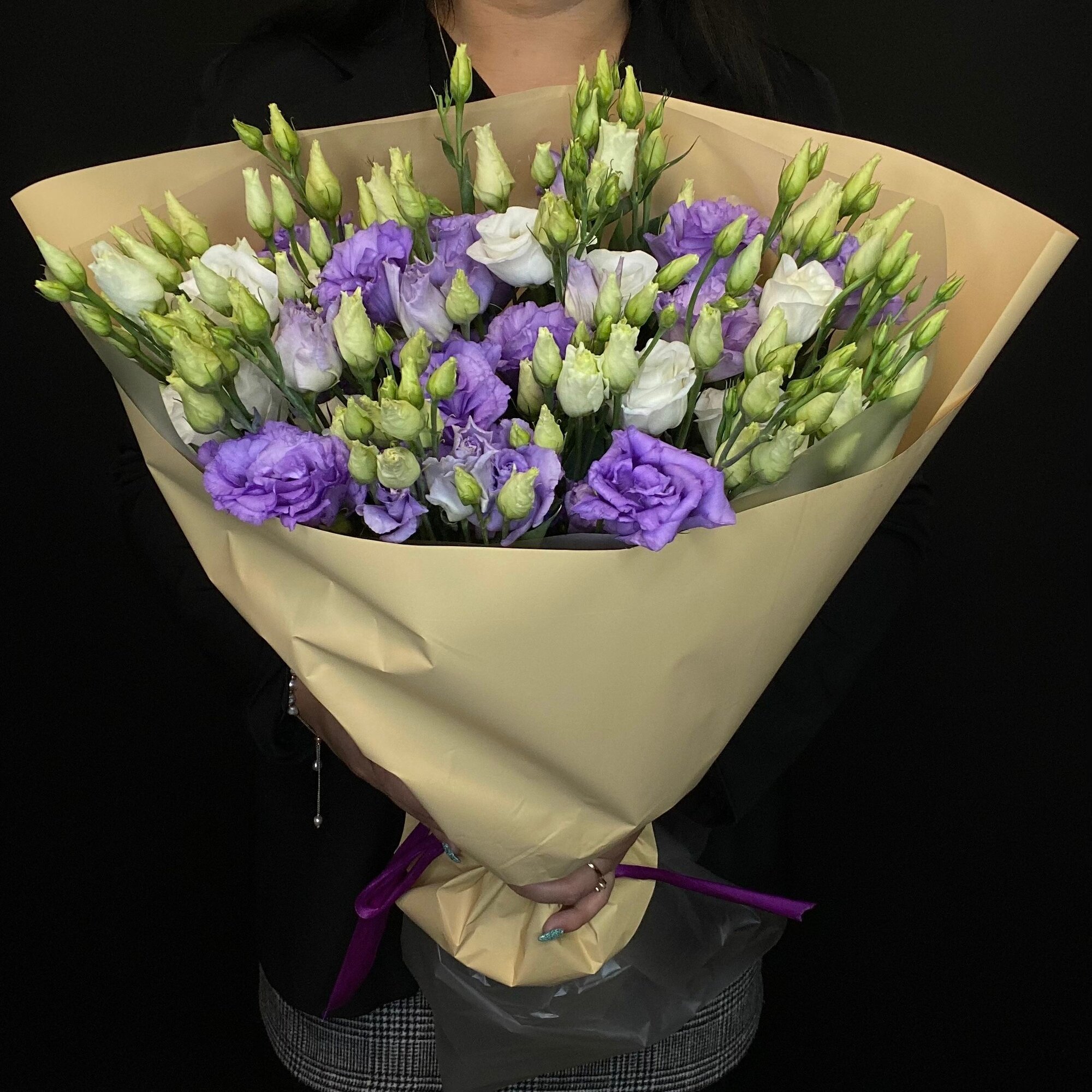 Букет эустом (15 эустом), высота букета 50 см, ширина букета 35 см