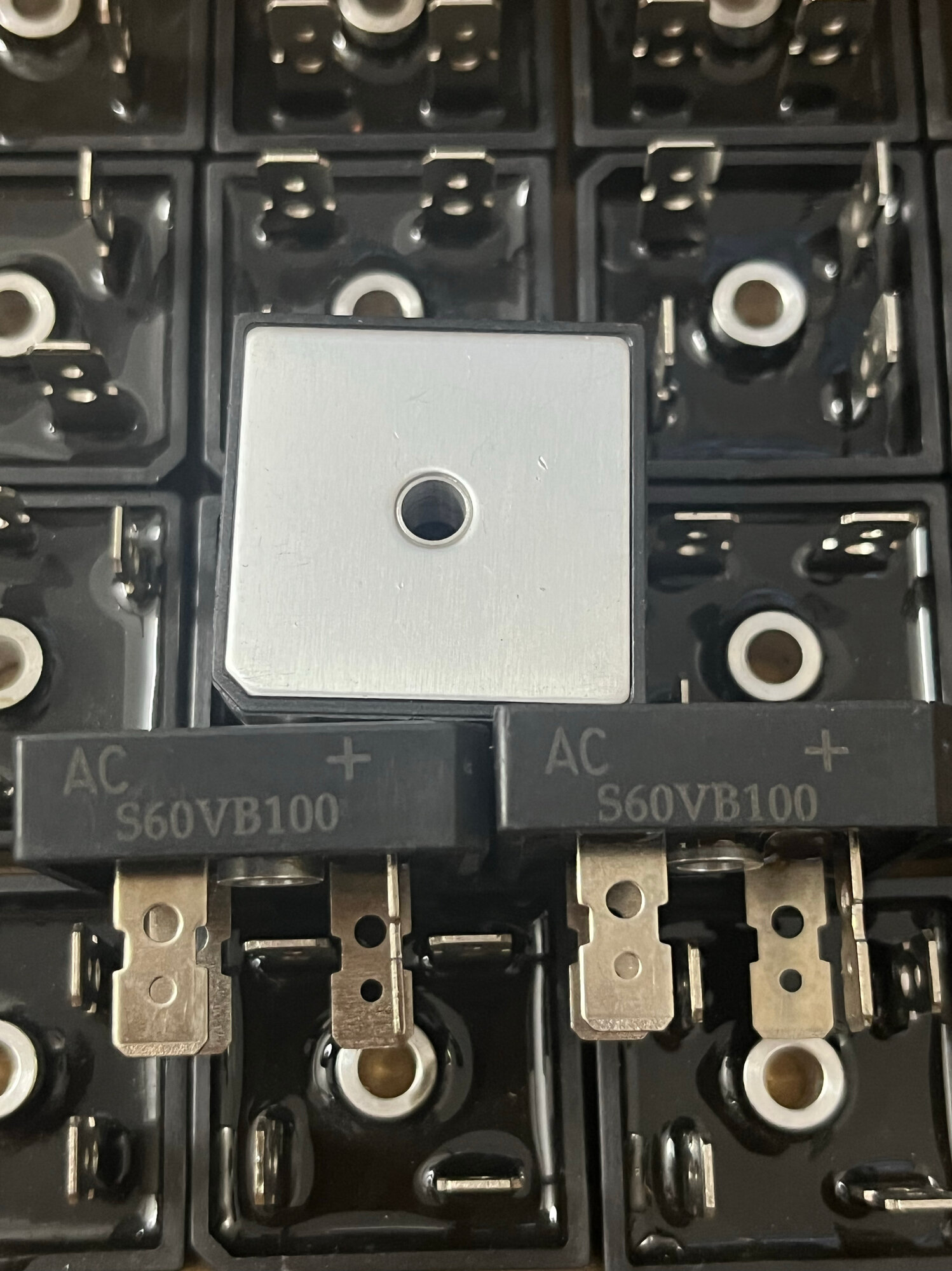 Подлинный S60VB100 BR6010 60A1000V специальный выпрямитель сварочный аппарат 10шт цена