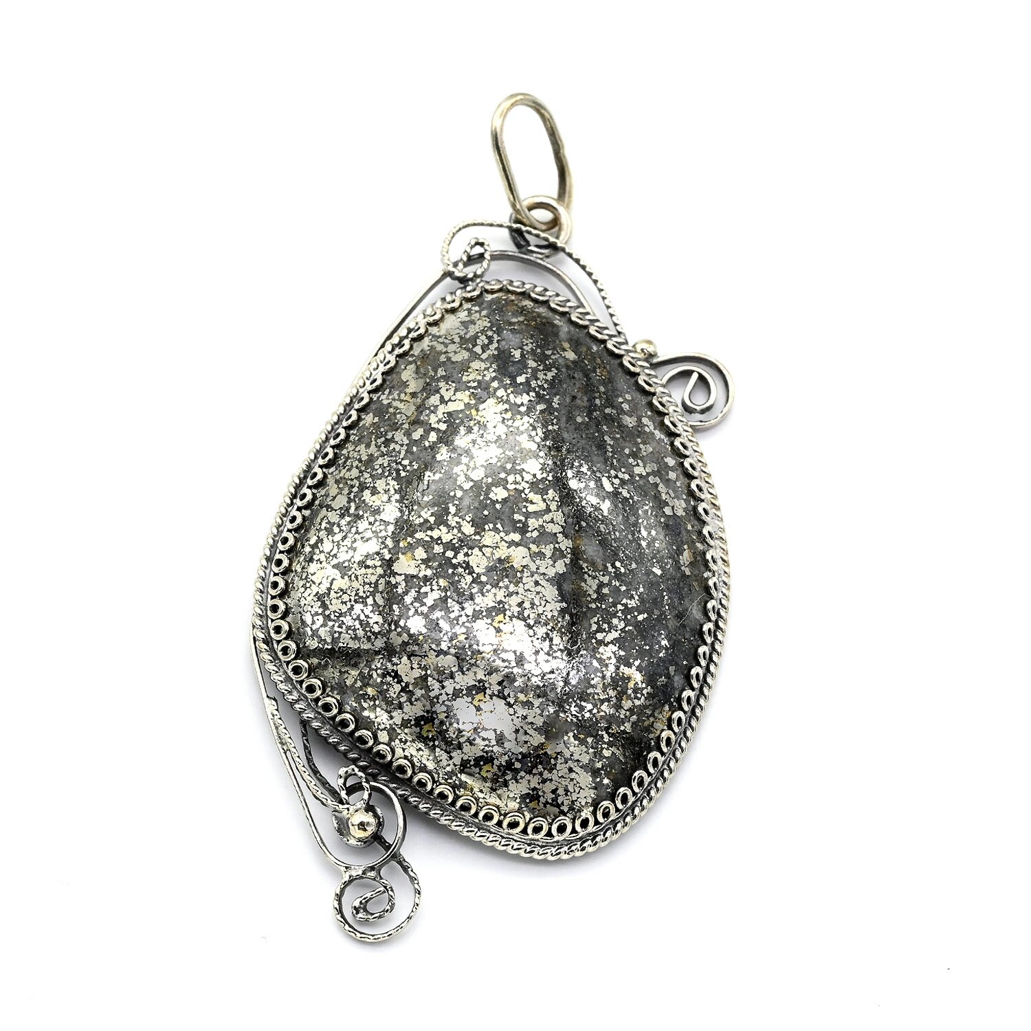 Подвеска, пирит