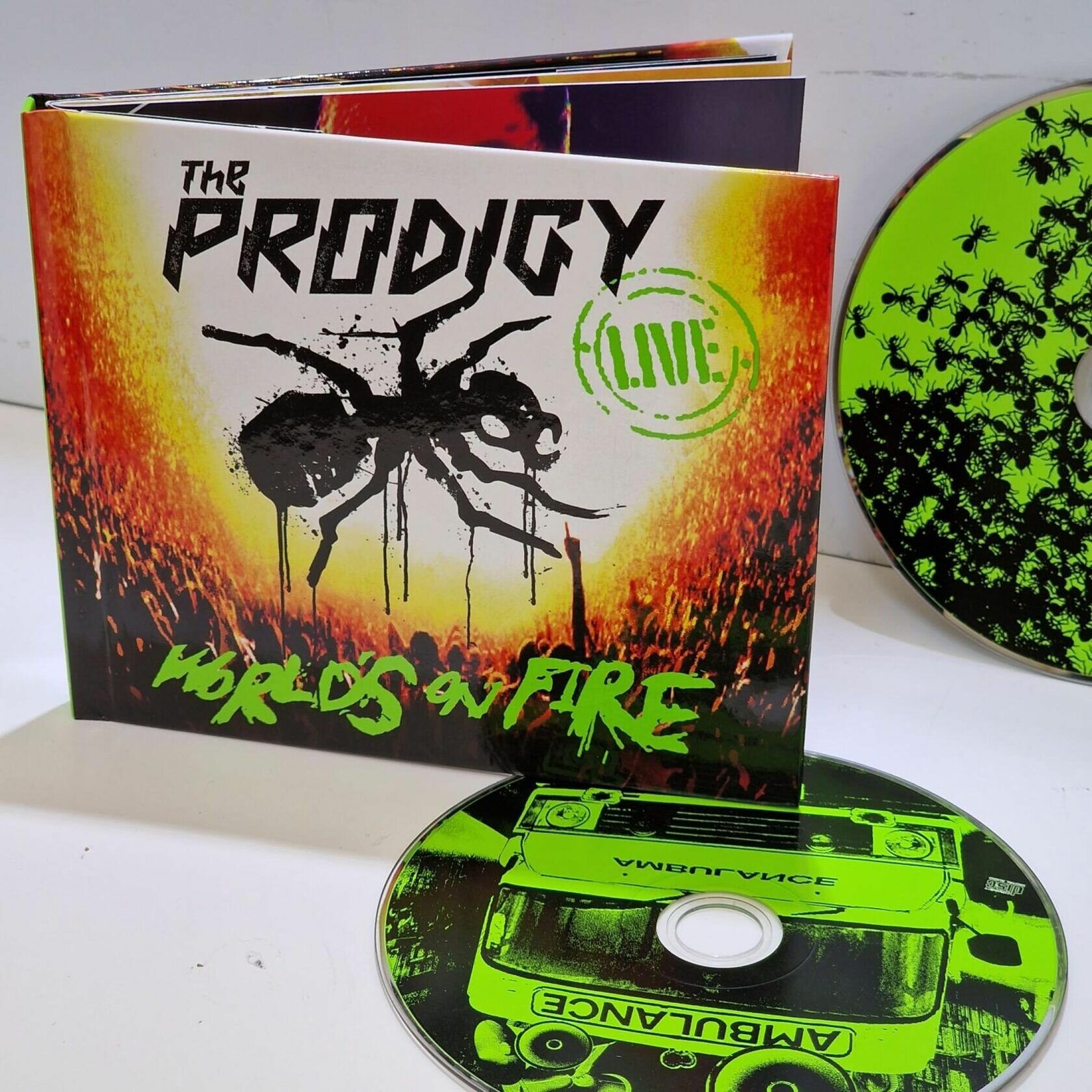 Аудио CD The Prodigy Live - World's On Fire (Europe/2020s)