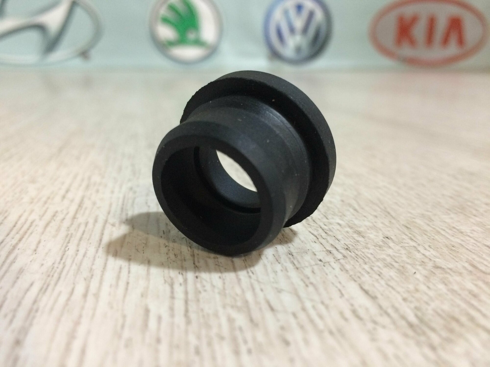 Втулка манжета уплотнитель насоса омывателя в бачок Hyundai Kia Хендай Киа