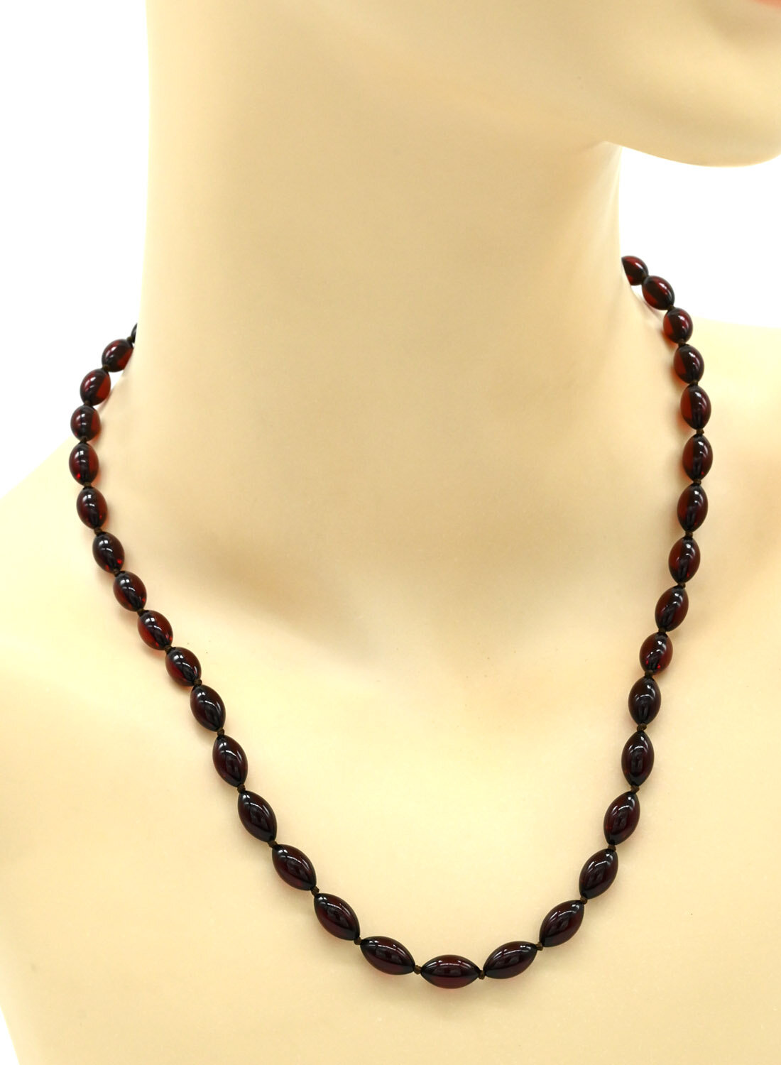 Бусы, янтарь