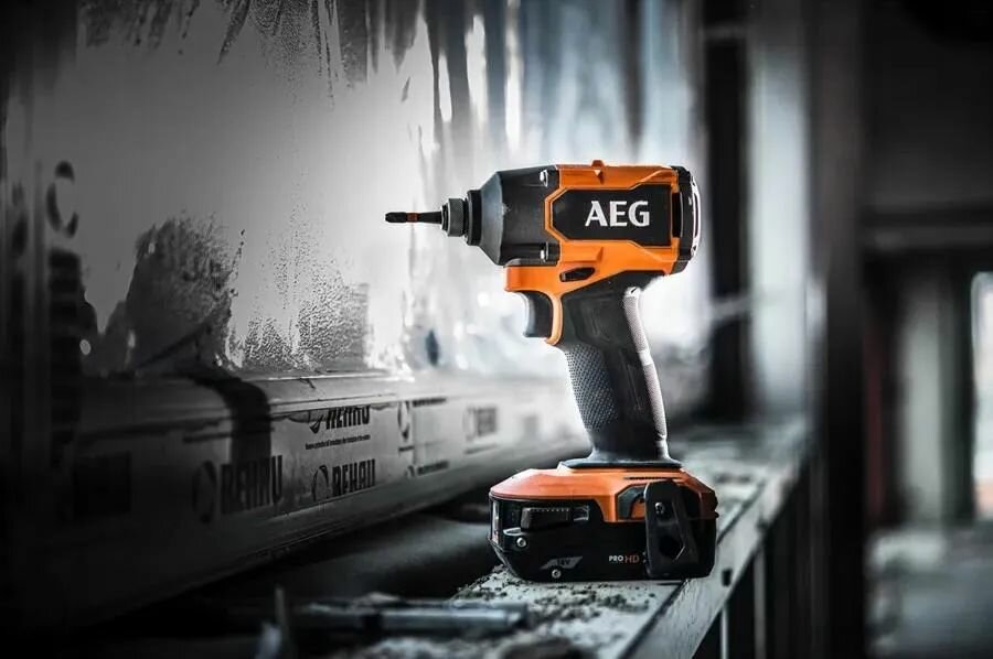 Винтоверт AEG BSS18C3B3-0 — фото 1