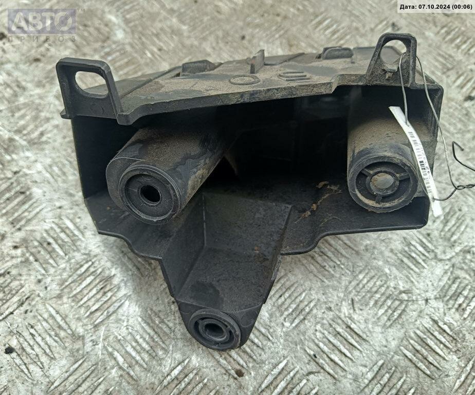 Кронштейн бампера заднего Citroen C4 (2004-2010)