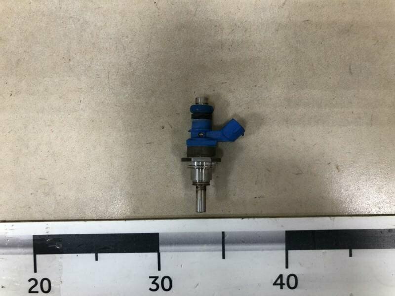 Форсунка инжекторная электрическая Mazda 6 GH 2007-2012 кат.номер: E7T20271 LF2L13250