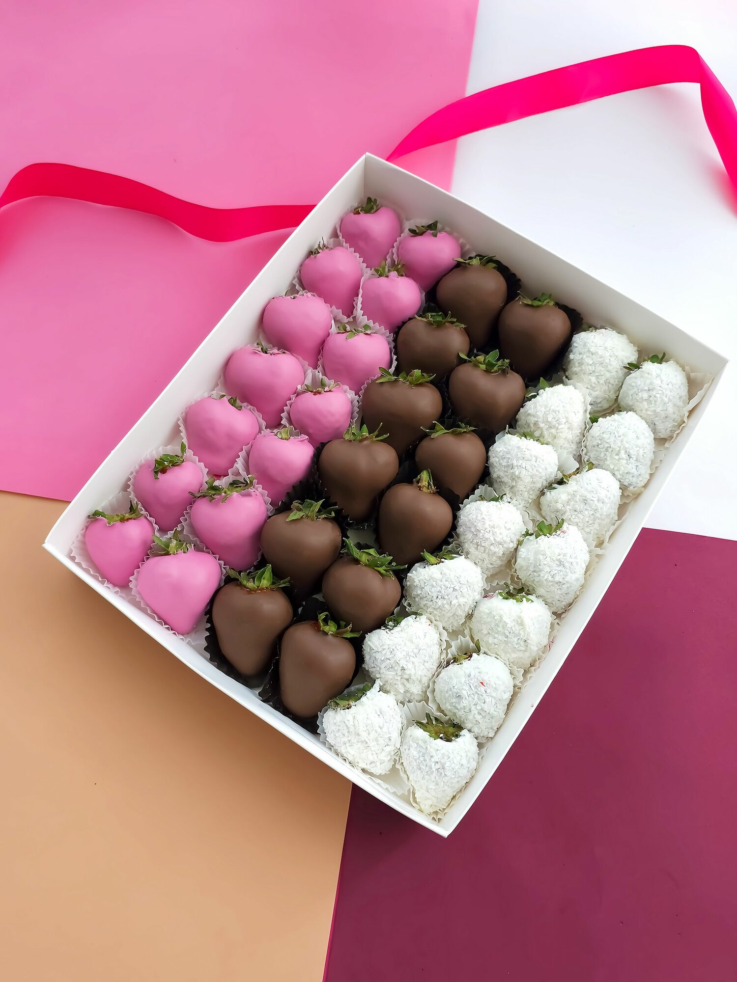 Клубника в шоколаде ( 40-50 ягод) "Сладкий Дуэт" подарок подруге, маме, жене на День рождения, Сладкий подарочный набор