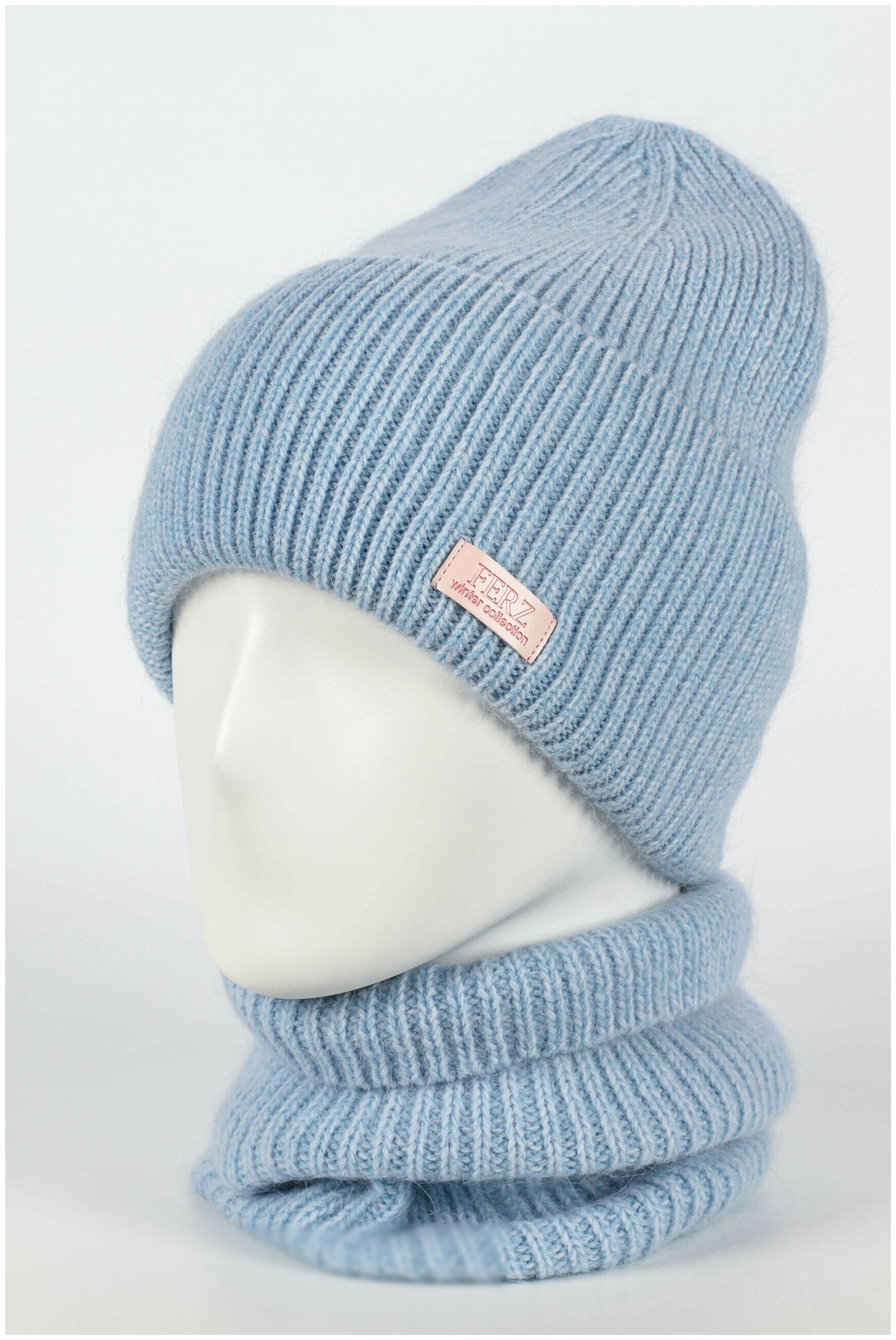 Комплект с головным убором для женщин