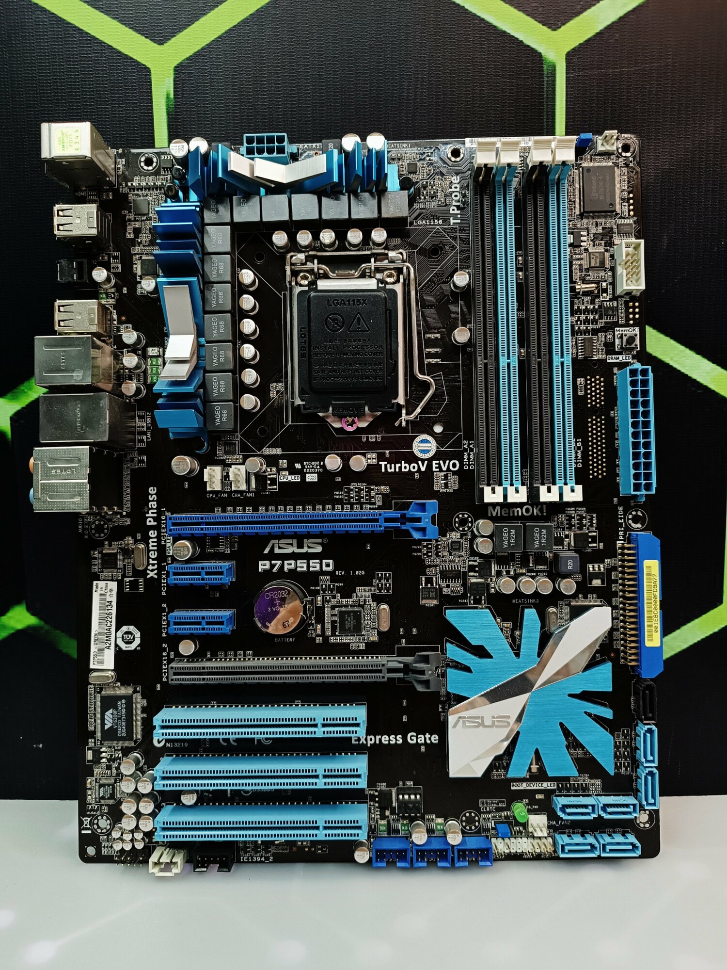 Материнская плата ASUS P7P55D LGA1156 4*DDR3 форм фактор ATX