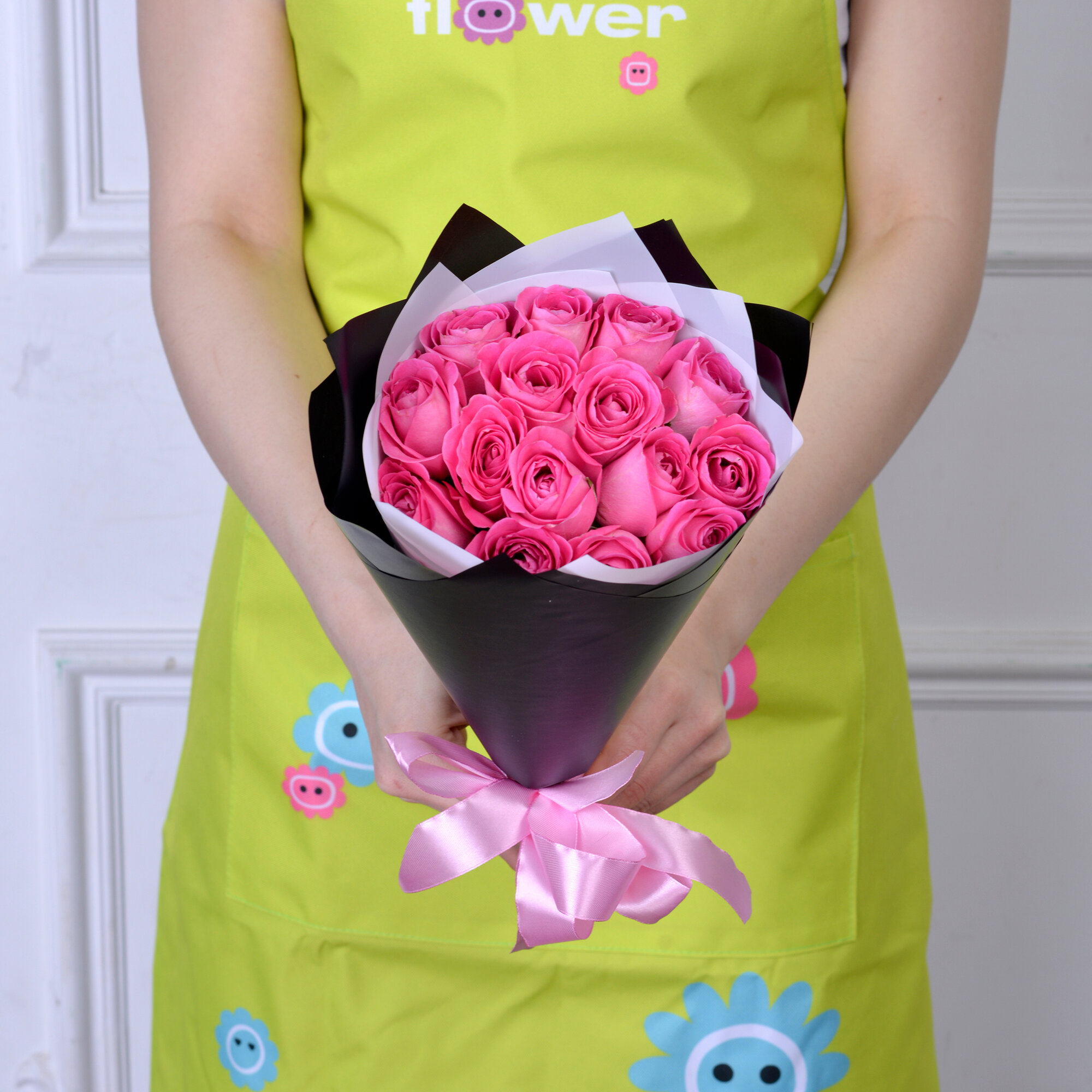 Монобукет Magical Flower, 15 розовых роз, размер 40 см, высота 40 см