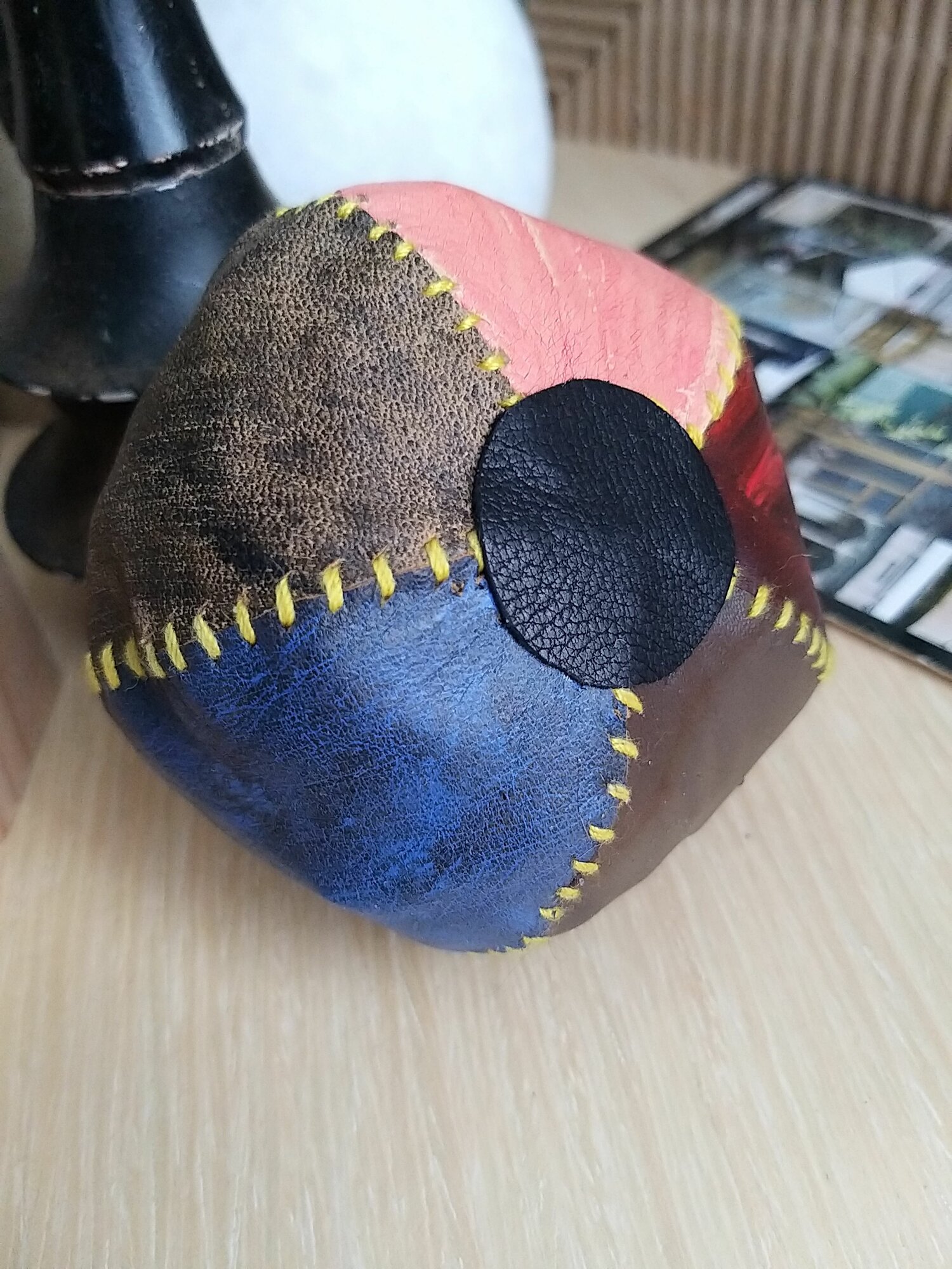 Мячик кожаный мягкий шуршалка, игрушка для собак, для дрессировки, для игр с питомцем, 8 см, ручная сборка, натуральная кожа