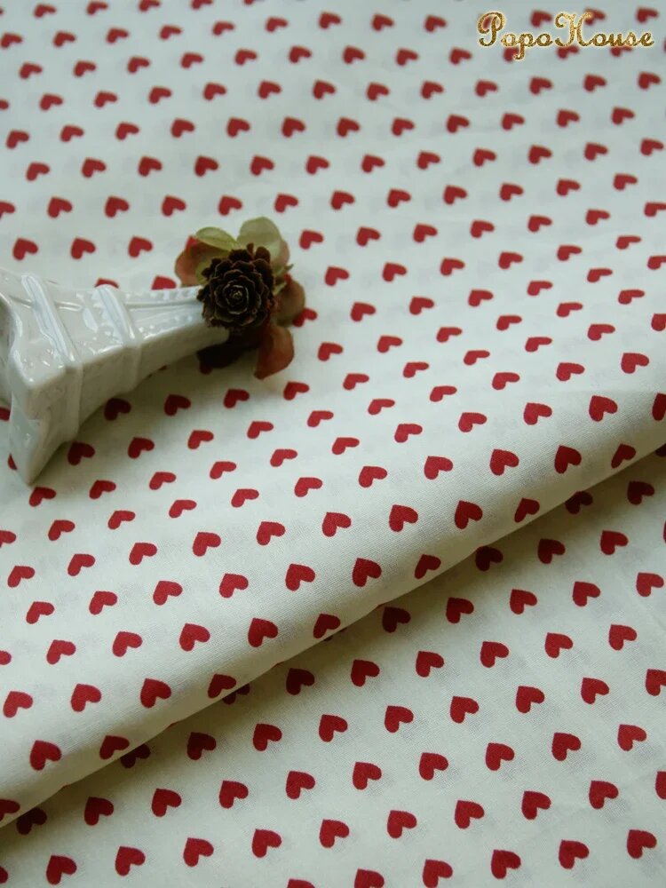 Хлопковая ткань с сердечками Mini love red