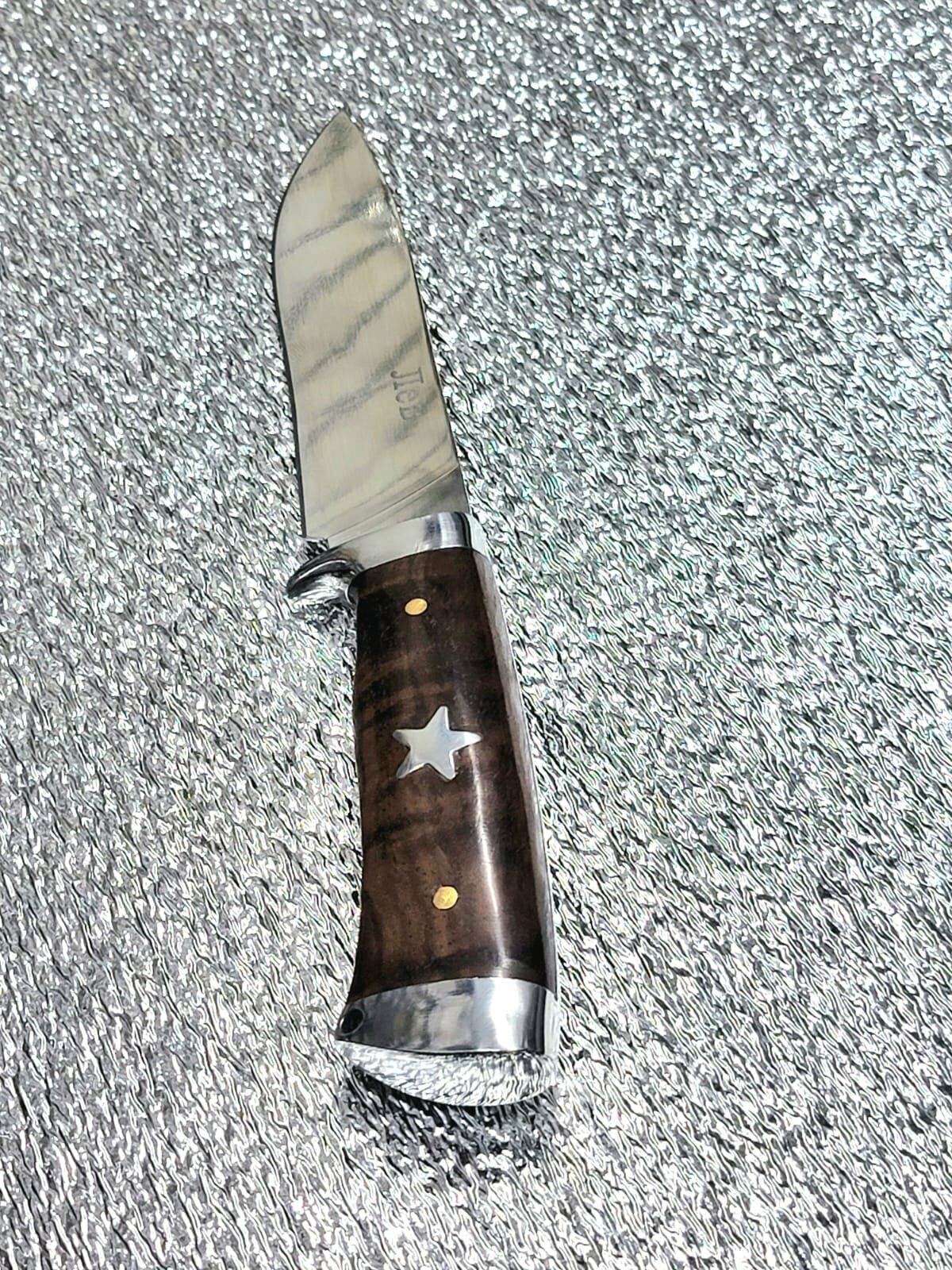 Нож туристический Лев (звезда ), разделочный в чехле ножнах (закал. сталь 65х13)