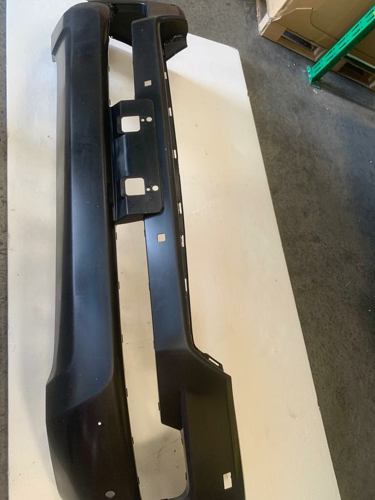 Передний бампер - Toyota арт. 521196B946