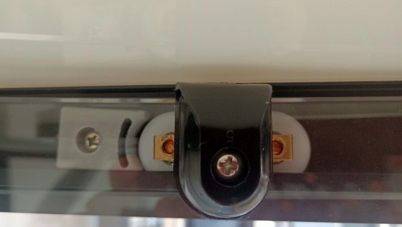 Душевая кабина Frank 409, с вентиляцией, черный профиль, стекло матовое, 90х90 см