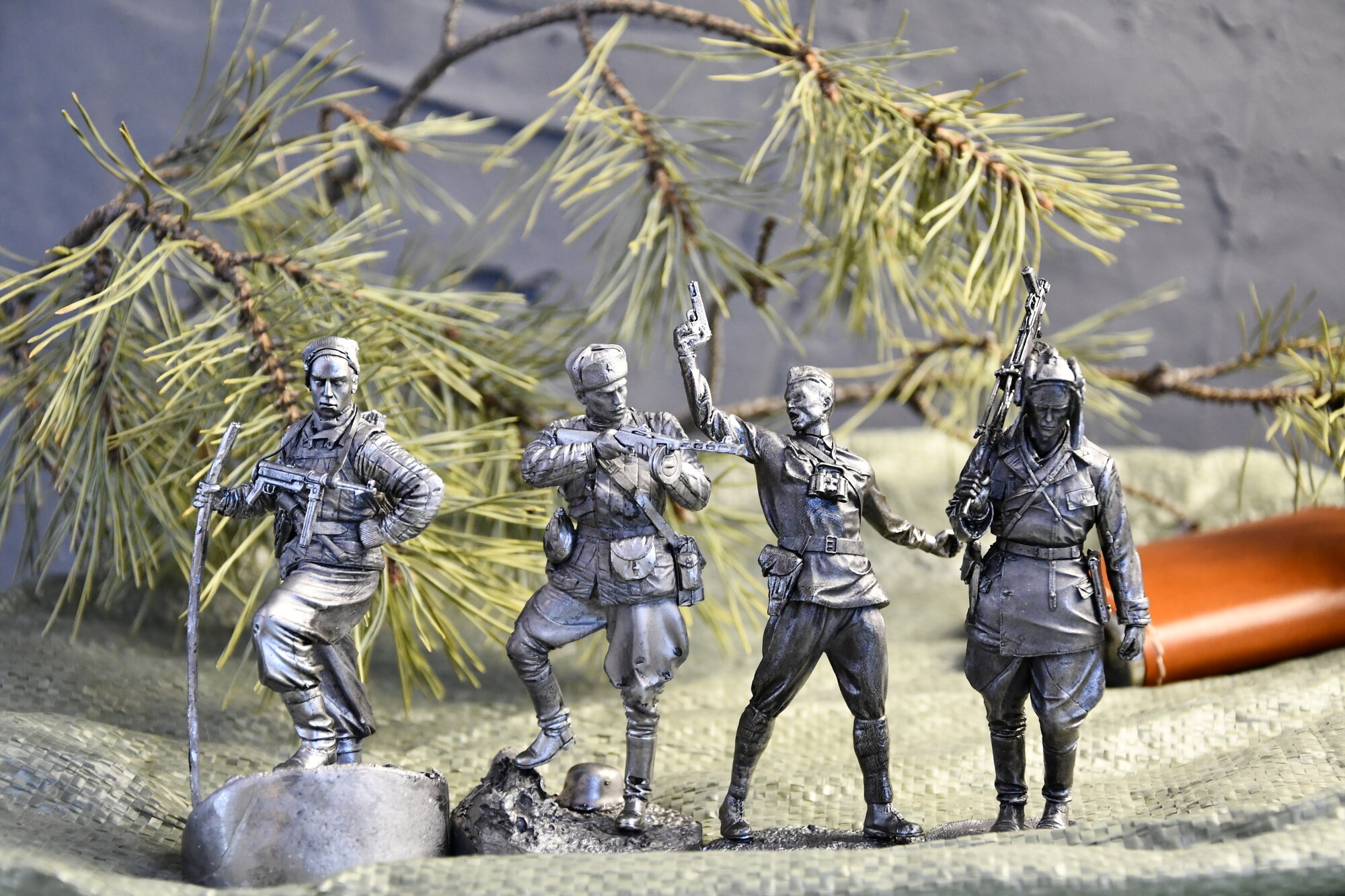 Оловянный набор солдатиков Советские солдаты и офицеры 1941-1945