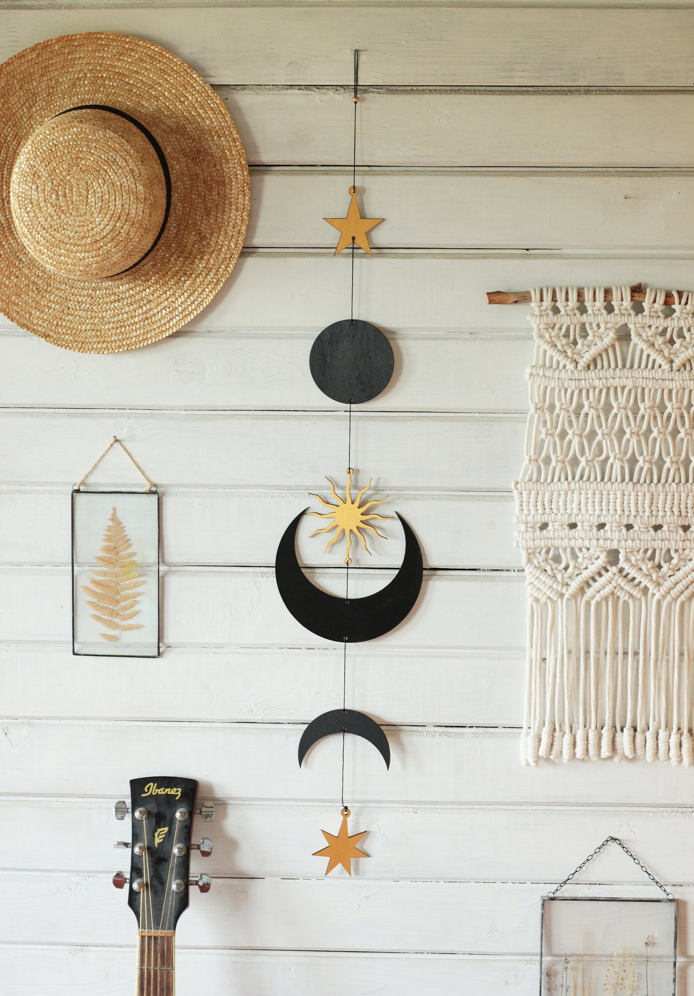 Бохо декор на стену "Фазы луны и солнце' в черном и золотом цвете