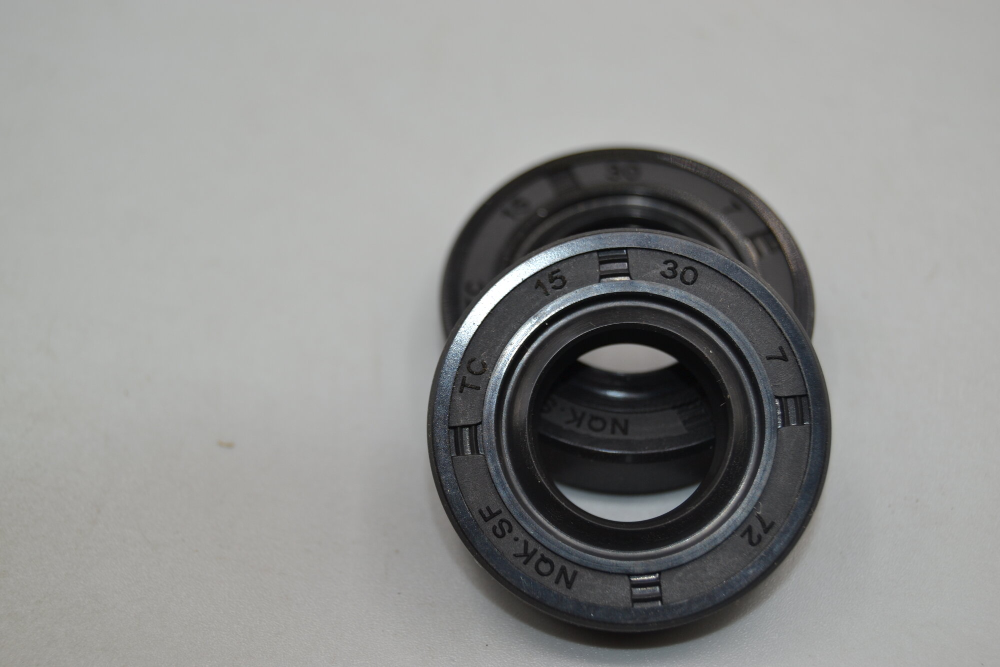 Манжеты сальники 15x30x7 (2шт)