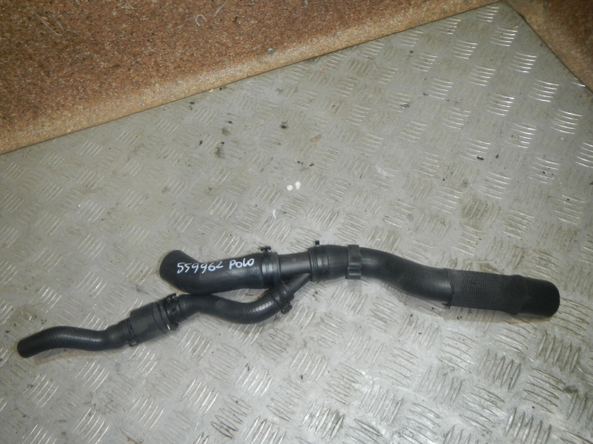 Б/У Шланг системы охлаждения, Skoda (Шкода)-RAPID (12-) SKODA Rapid (12-) Sollo Дубликат, новый. 559962 VAG арт. 02D70442