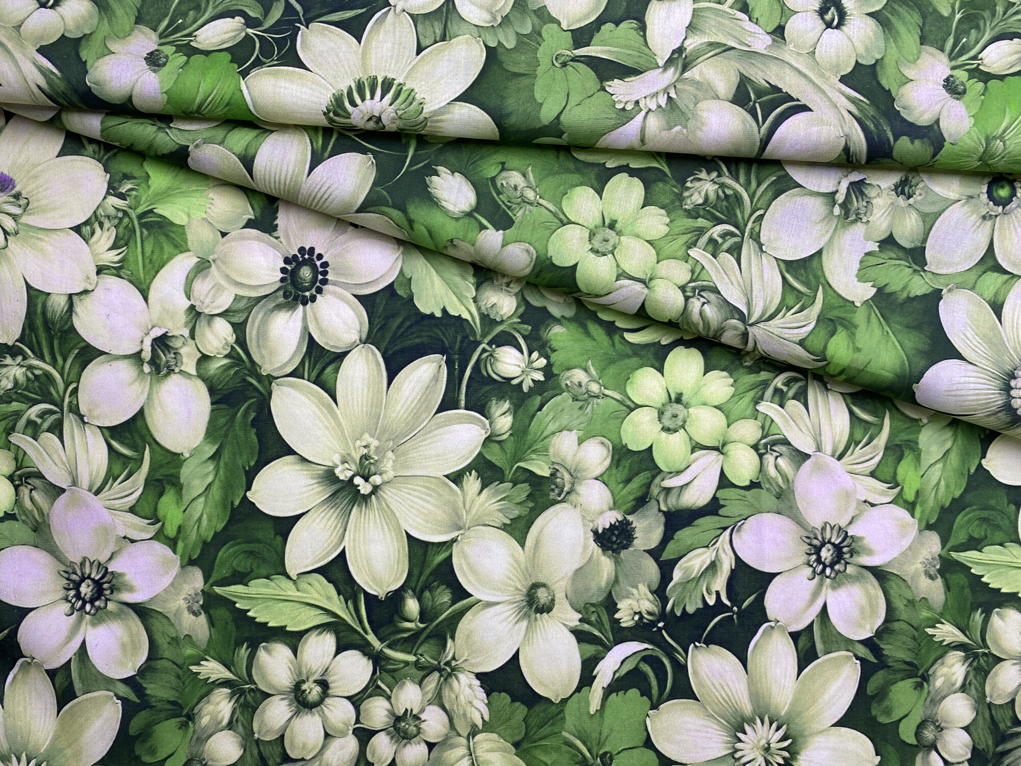 Ткань Батист зелёного цвета с принтом цветочки 14012