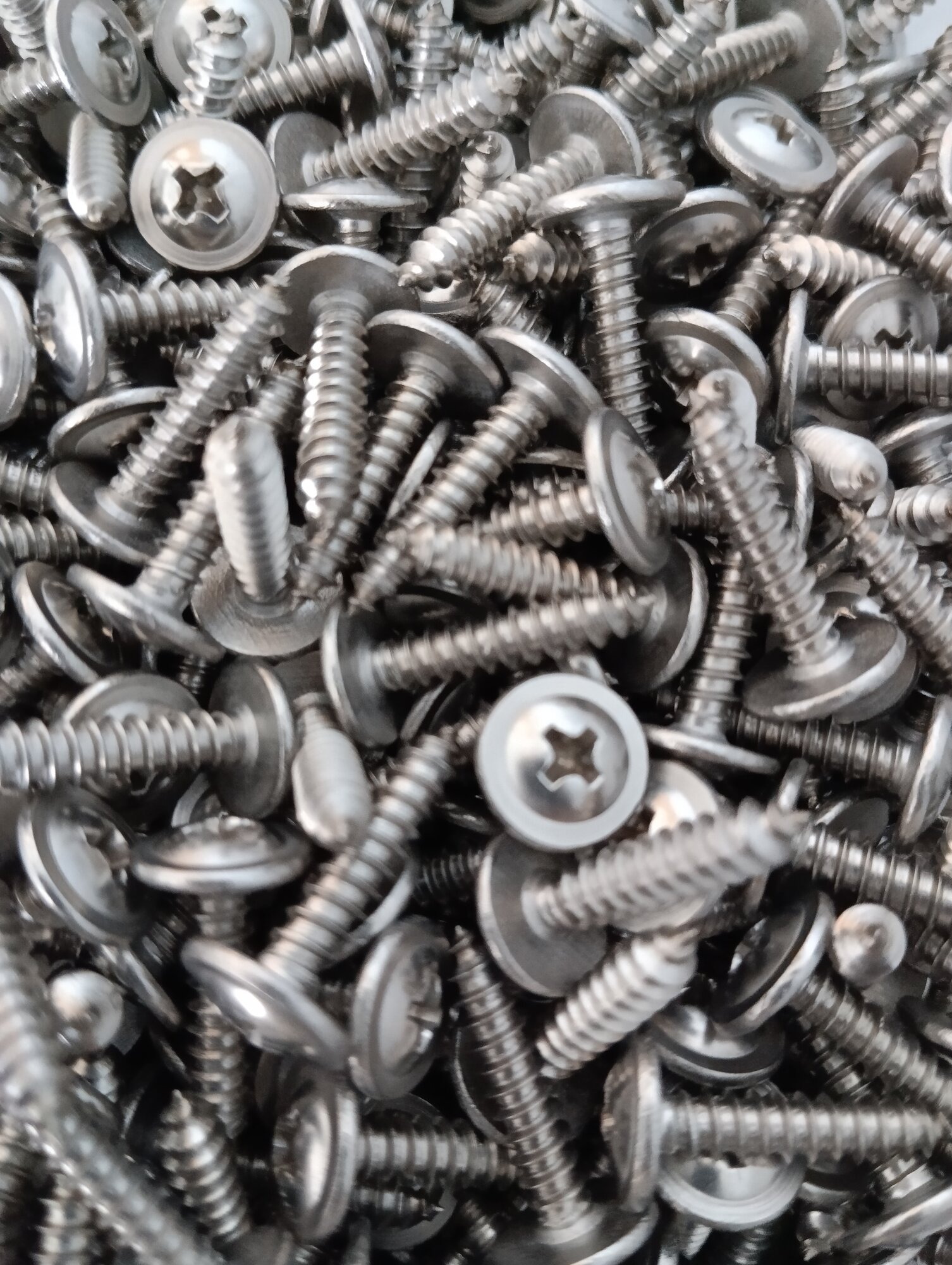 Саморезы (100 штук) с прессшайбой острые нержавеющие А2 (AISI 304), размер 4,2х19