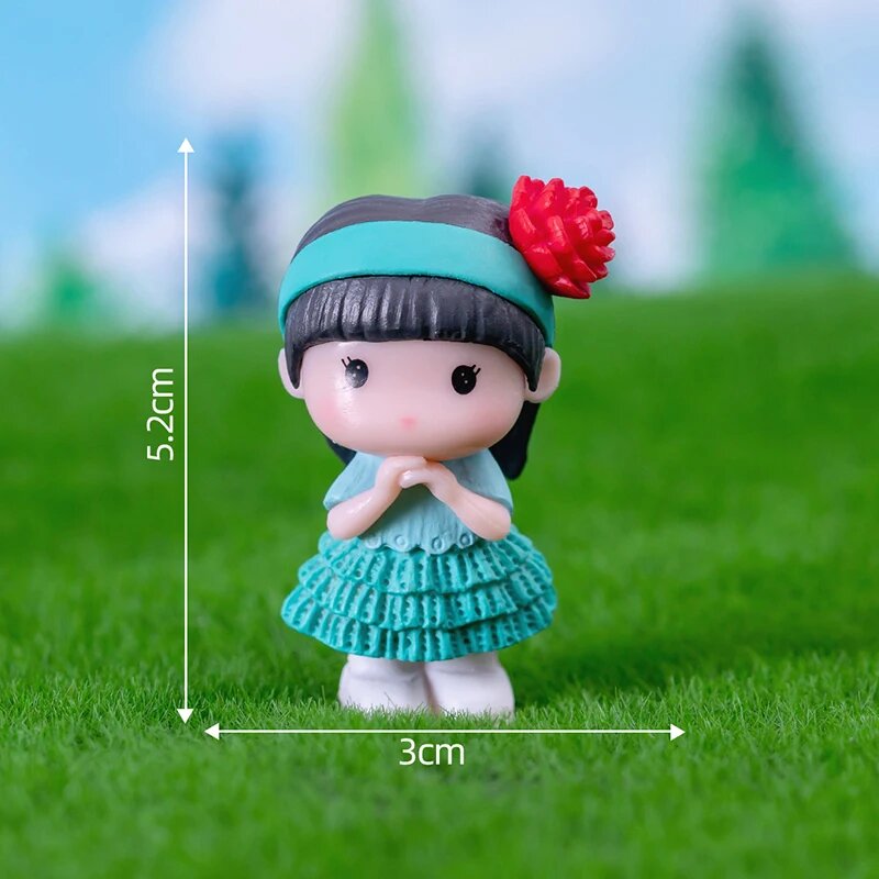 Миниатюрная фигурка девочки в платье, 5.2x3 см, Цвет: 1pc
