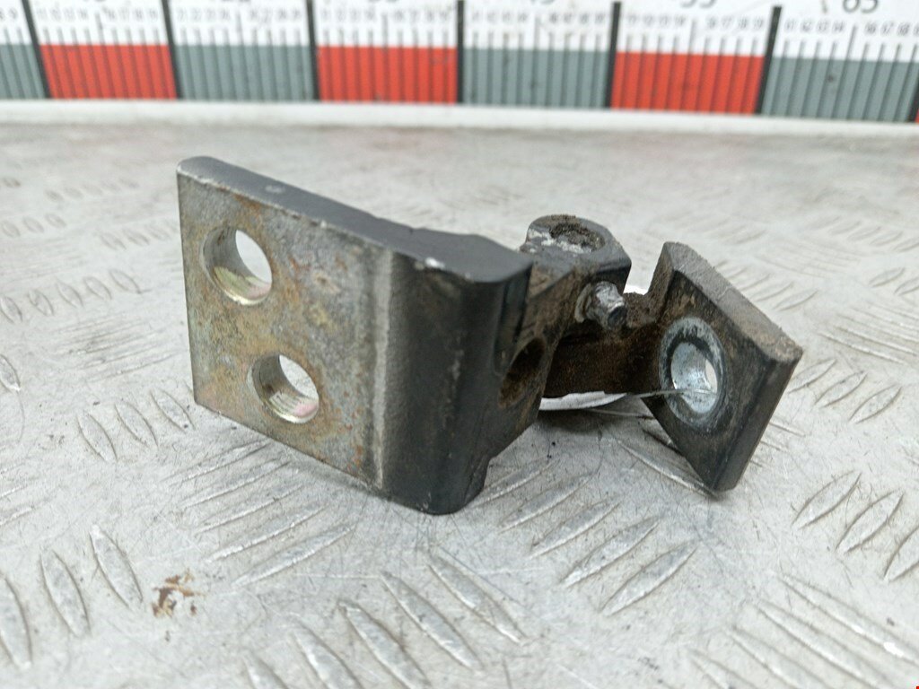 Петля двери задней левой Volkswagen Golf 3 1H4833409 арт. 2204928