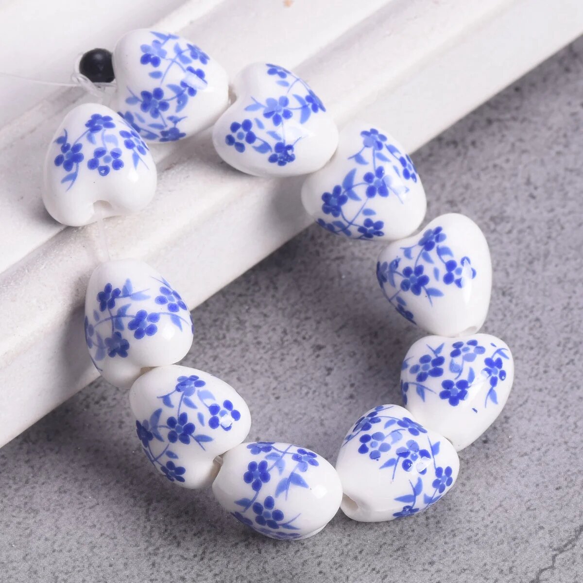 Керамические бусины в форме сердца 10 шт. Белый, 17 Blue