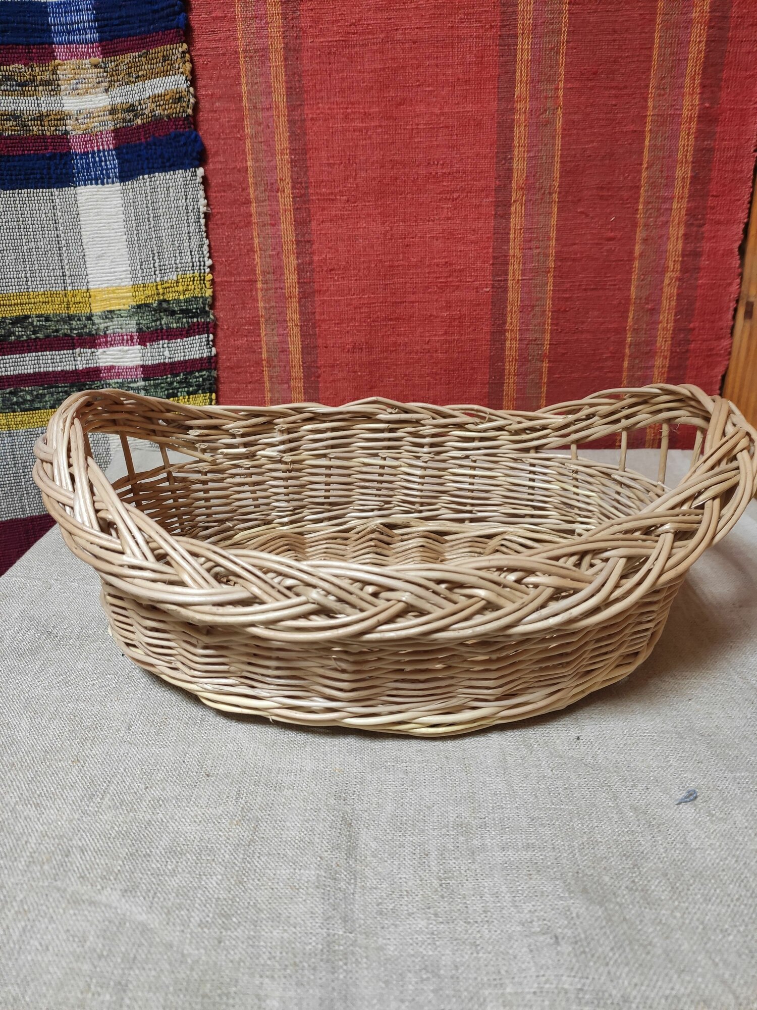 Ваза-сухарница плетеная