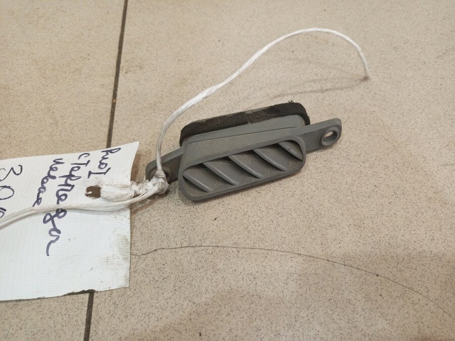 Дефлектор воздушный левый от Kia Rio 2000-2005