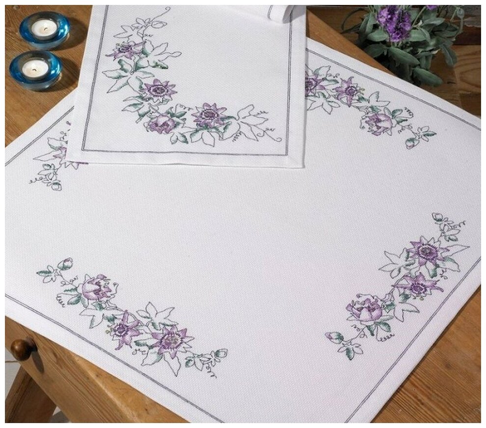 Набор для вышивания Permin #27-3818 Скатерть "Пассифлора", Счетный крест, 65 x 65 см